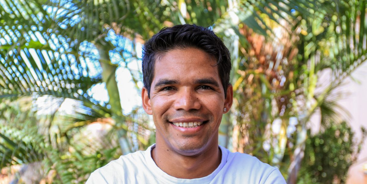 Arthur Hunter – From Glory Boxes to Grindr: Dating in Australia 1945-2015